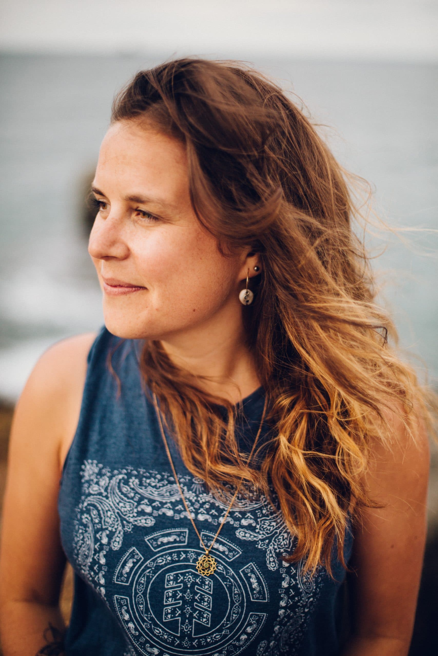 Professeur de yoga et sophrologue à Rennes, Hatha yoga et Vinyasa